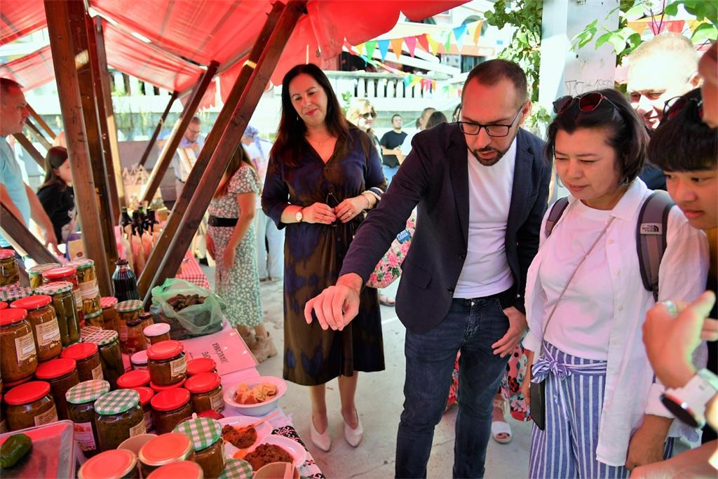 Tržnice Zagreb – Zagrebački holding - Plavi ceker na Dolcu